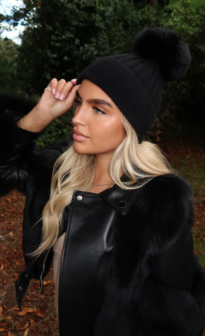 Black Luxury Fur Bobble Hat – Luca London