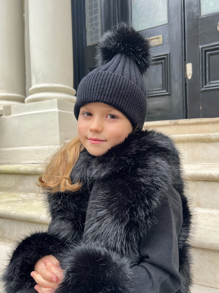 Childrens Black Premium Faux Fur Bobble Hat – Luca London